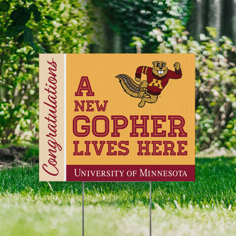 New Gopher Lives Here Yard Sign – MN Alumni Market